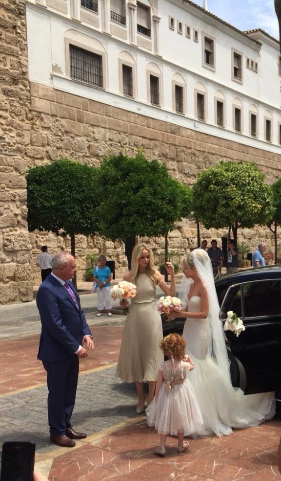 The happy couple: Peter Stringer weds his love Debbie O'Leary in Spain ...