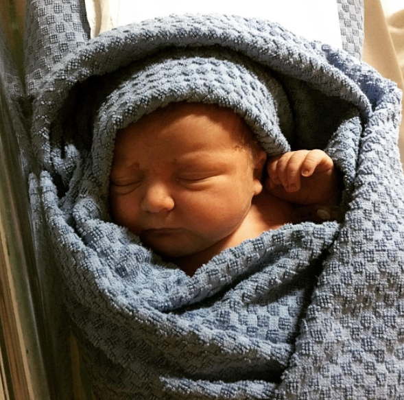 Rugby star Devin Toner shares first pic of newborn son - VIP Magazine