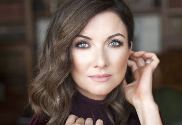 jennifer - VIP Magazine