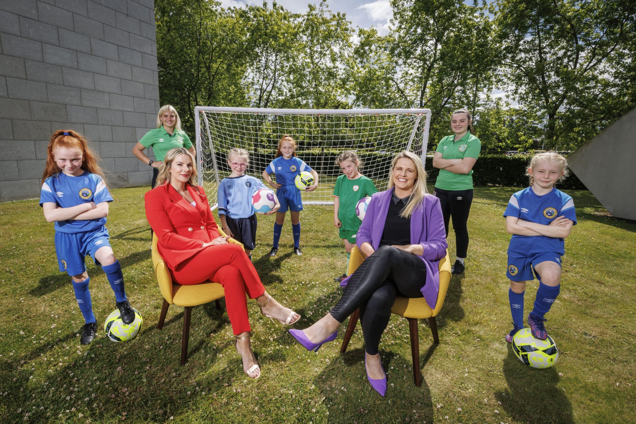 RTÉ Sport presenters Marie Crowe and Jacqui Hurley with U19 Republic of ...