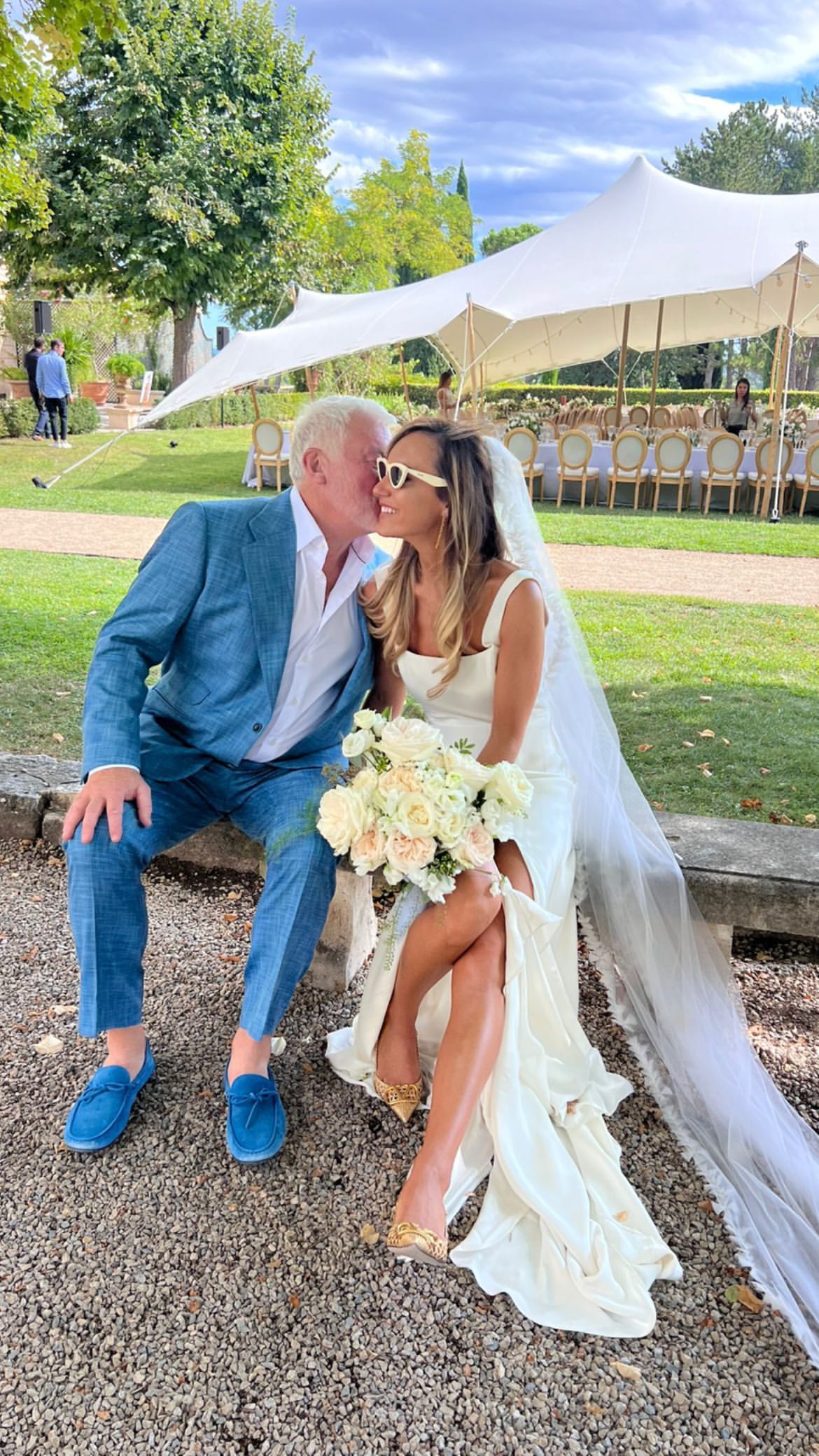 Rugby star Peter O'Mahony celebrates marriage to Jessica Moloney with a ...