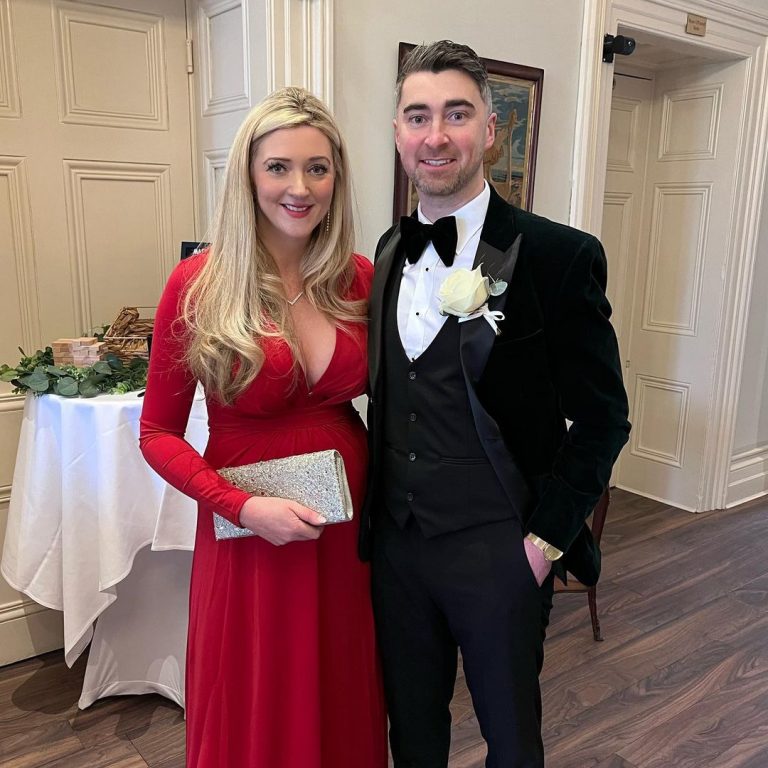 Jenny Dixon shares stunning snaps from brother's wedding - VIP Magazine