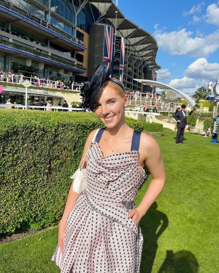 Ali Keating reunites with her big sister Missy