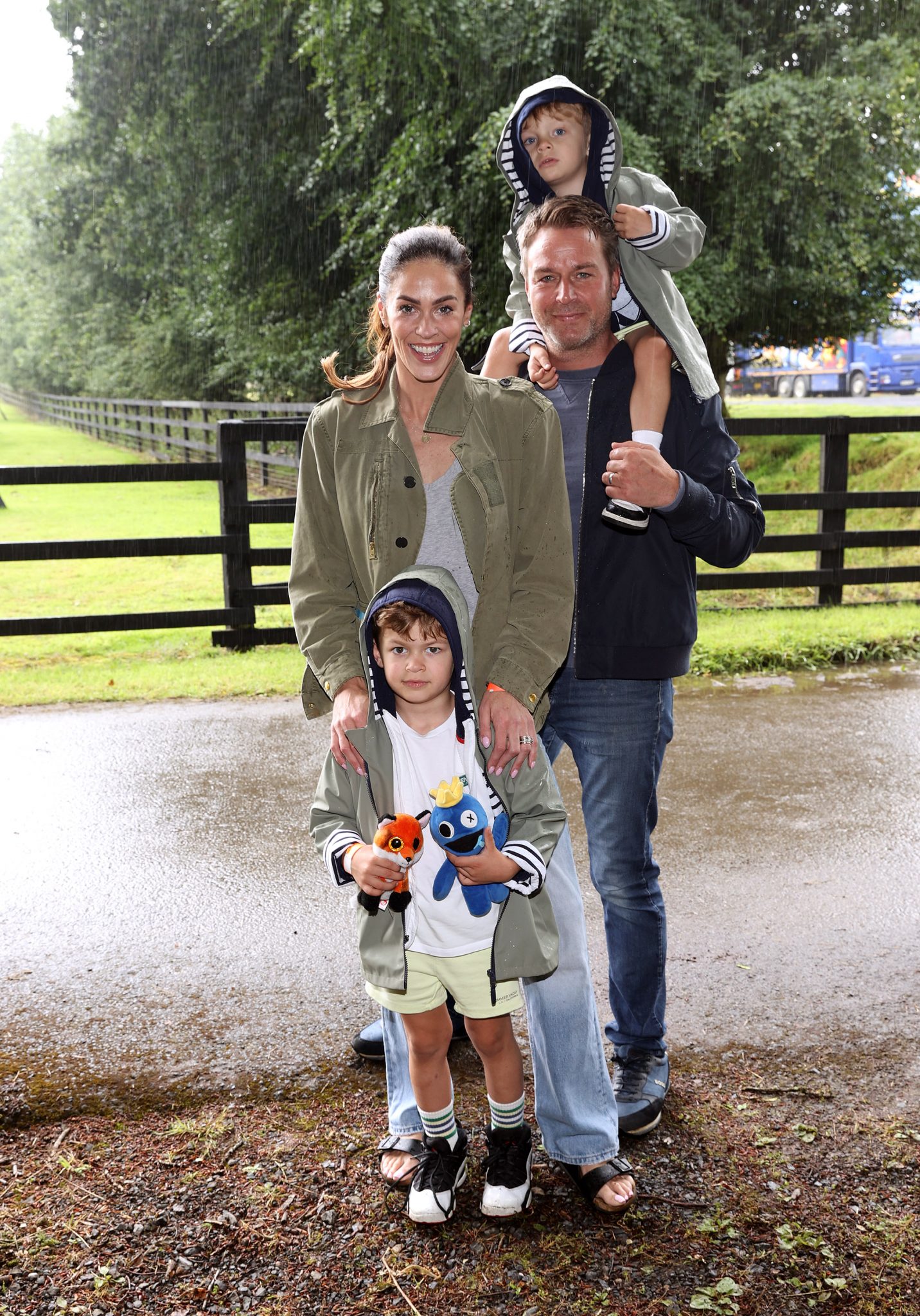 Glenda Gilson and Rob McNaughton with their sons Bobby and Danny - VIP ...