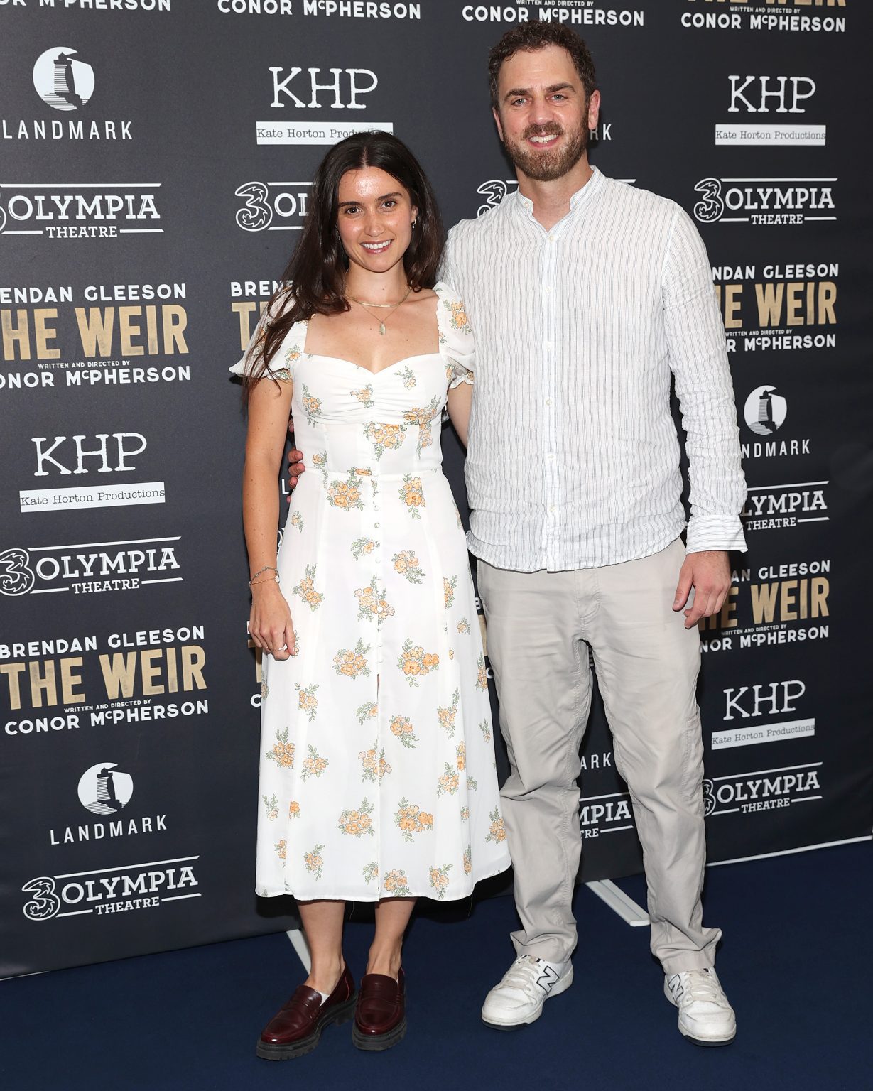 Domhnall Gleeson walks Dublin red carpet with his mother