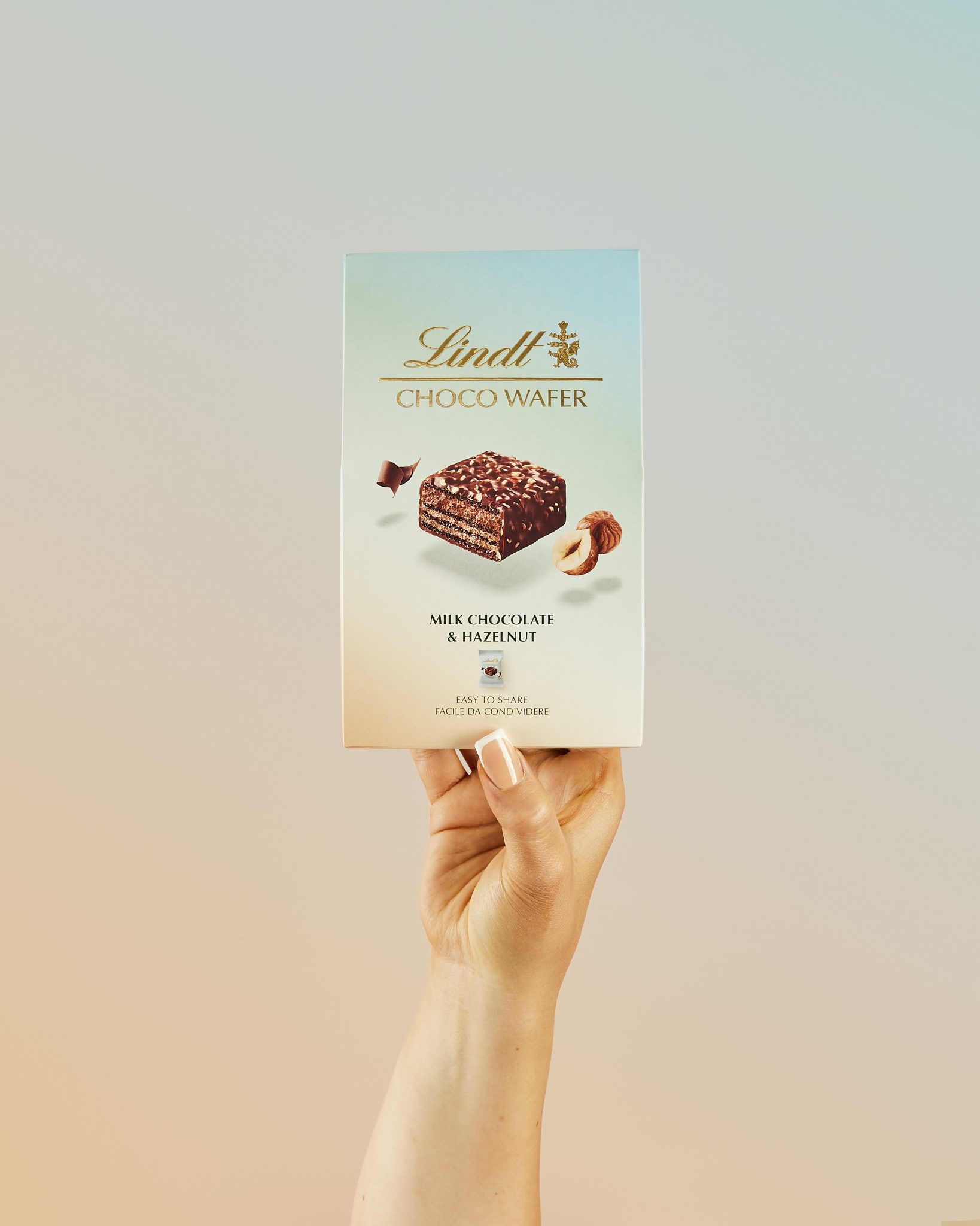 CHOCO WAFER MILK HAZELNUT HAND copy - VIP Magazine
