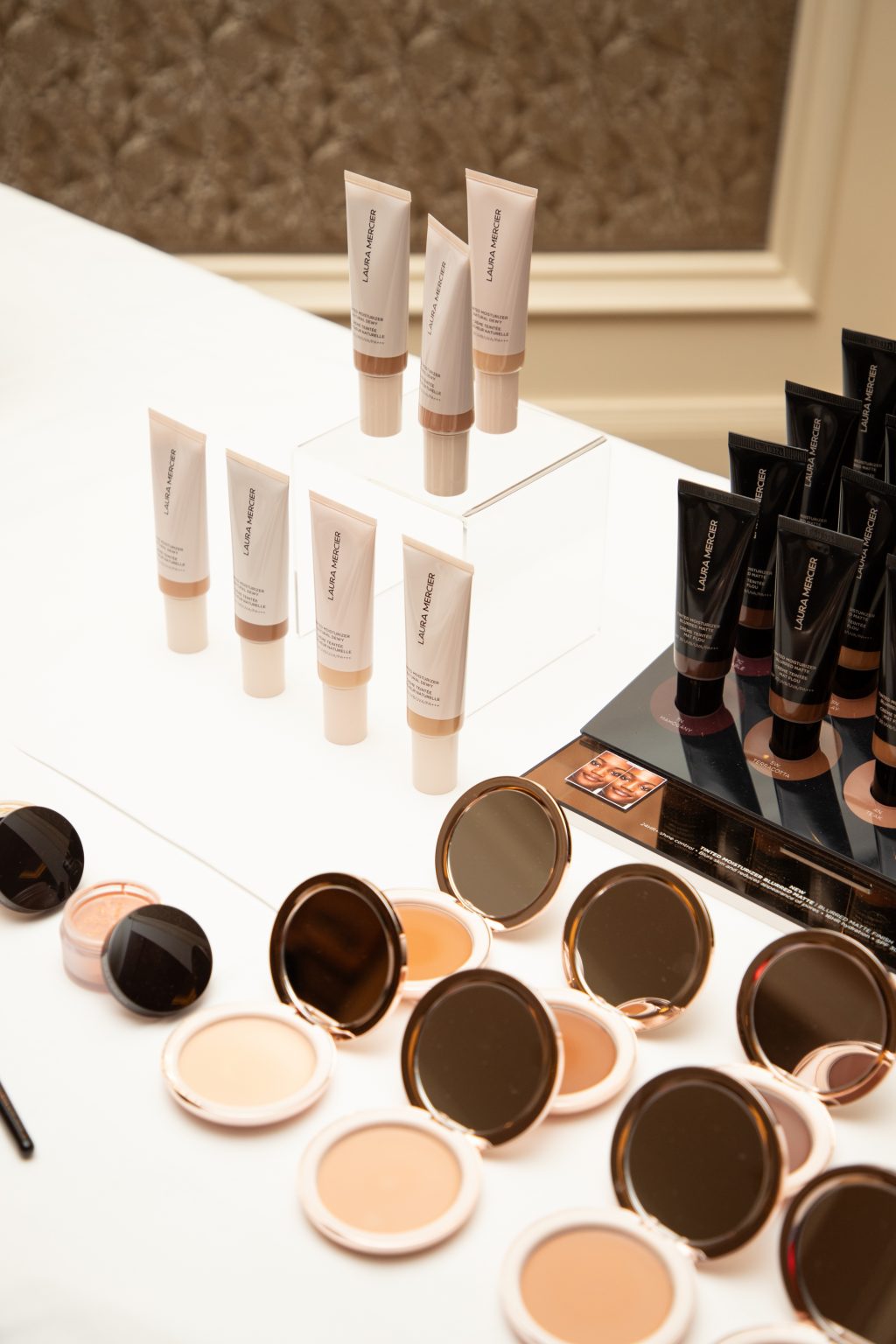 Get The Look: Lynn Kelly's outstanding glam with Laura Mercier - VIP ...