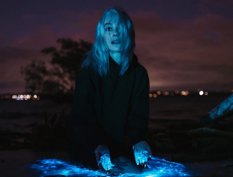 PHOEBE BRIDGERS BY OLOF GRIND - VIP Magazine